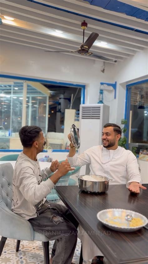 Yaghobstoryinstagram On Pinno بفرس واسه رفیقای تک خور‌ و خسیست😂