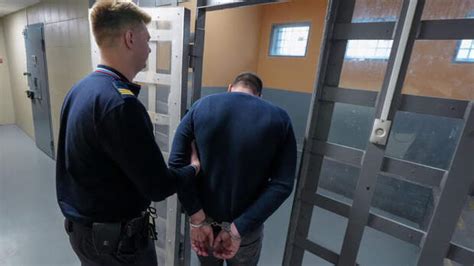 Задержан таксист изнасиловавший пассажирку в Москве РЕН ТВ Медиаплатформа МирТесен