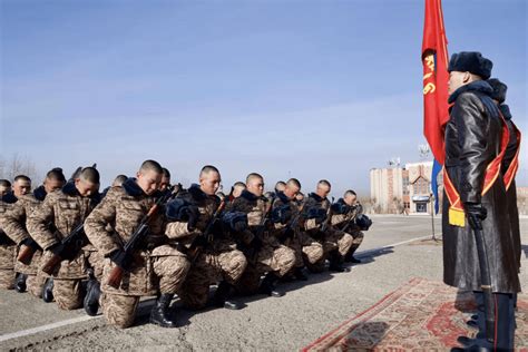 Эр цэргийн албанд татагдсан хөвгүүд эх орноо батлан хамгаалах тагараг өргөлөө Dobu Mn