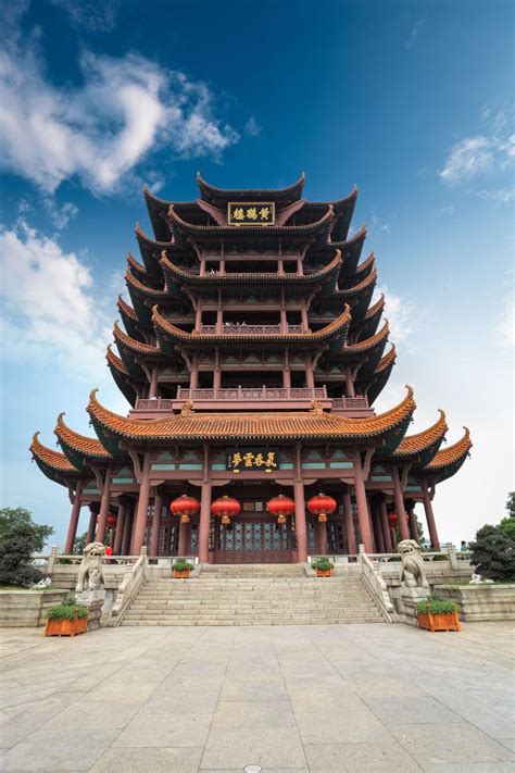 黄鹤楼图片 蓝天白云下的中国武汉黄鹤楼建筑素材 高清图片 摄影照片 寻图免费打包下载
