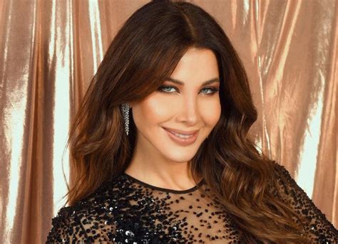 صور نانسي عجرم برفقة زوجها وبناتها لا شيء يتفوق على اللحظات العائلية