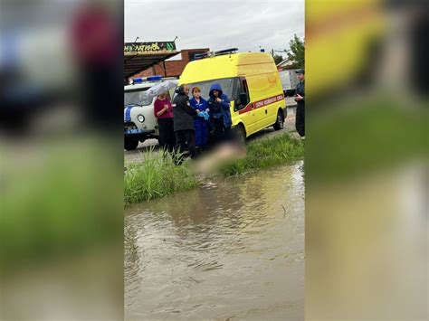 Женщина утонула в луже после обрушившегося на Уссурийск мощного тайфуна