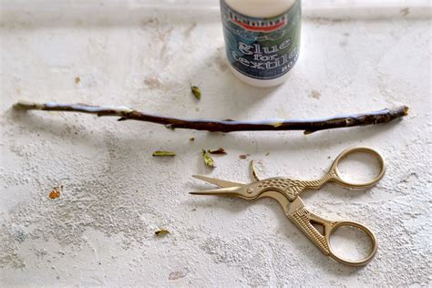 DIY Twig Frame Rustic The Graphics Fairy