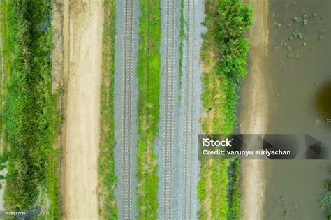 철도 트랙의 비행 무인 항공기에서 조감도 기차에 대한 스톡 사진 및 기타 이미지 기차 철도 트랙 철도 Istock