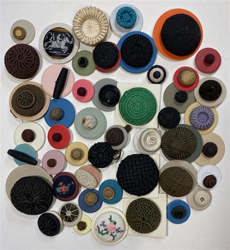 Lot Detail Fabric Buttons