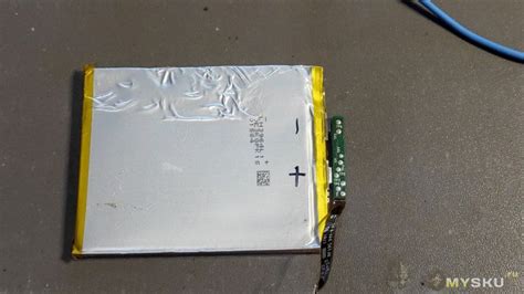 Самодельный повербанк в бутылке из аккумуляторов телефона и платки 5В 3 2А за 1 доллар