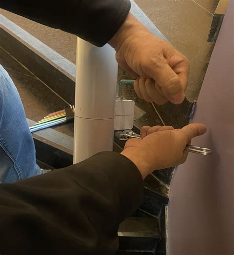 거동이 불편한 노인과 환자를 위한 전동 계단리프트 왜 리버텍 리프트를 선택할까 계단리프트 이야기 계단리프트 정보 And 설치 후기