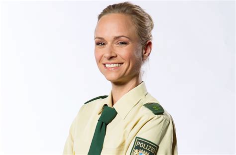 Annett Fleischer Nackt Im Playbabe TV Polizistin Zieht Sich Aus