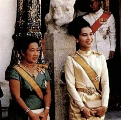 สมเด็จพระพันปีหลวงฯ และ…สมเด็จพระนางเจ้ารำไพพรรณีพระบรมราชินีในรัชกาลที่ ๗🍀🙏🏻 ในปี 2024 เพศ