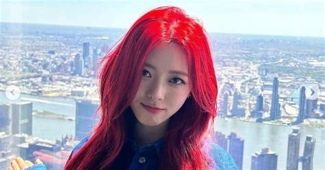 있지 유나 레드 헤어스타일로 드러낸 디즈니 공주님 모먼트 [ten★]