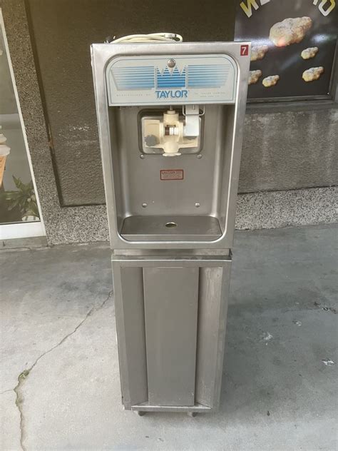 Машина за сладолед гр Пловдив Младежки Хълм • Olx Bg