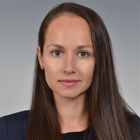 Цветелина Белеганска