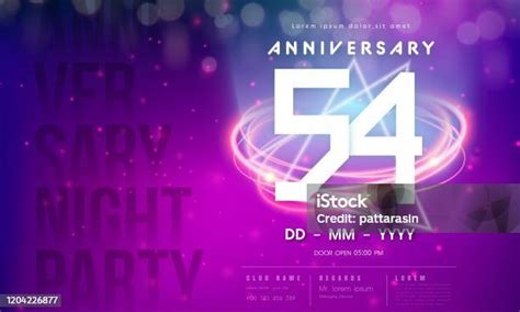 보라색 추상 미래 공간 배경에 54 주년 기념 로고 템플릿 하이테크 네트워크 디지털 기술 개념 설계 요소로 숫자를 축하하는 54 번째 현대 기술 디자인 광고에 대한 스톡