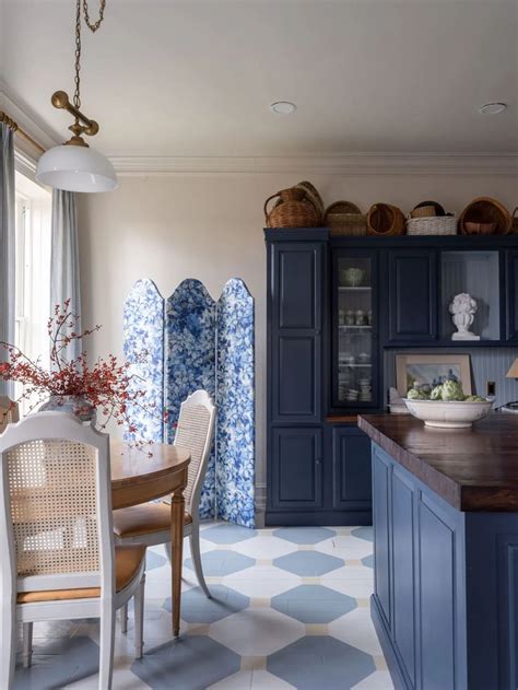 Wait Until You See The Floors In This 1700s Kitchen Budget Diy Makeover