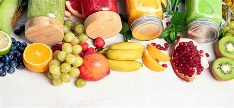 신선한 과일과 야채 스무디 또는 밝은 배경에 다양한 재료를 사용한 주스 0명에 대한 스톡 사진 및 기타 이미지 0명 건강한 생활방식 과일 Istock