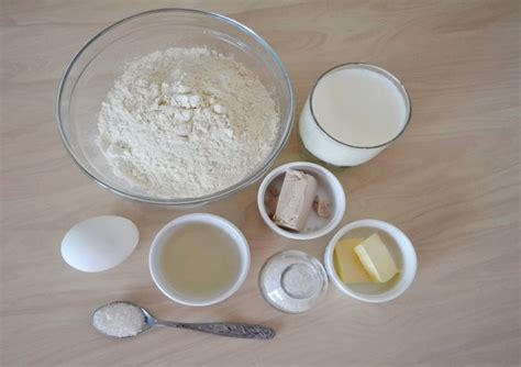 Пиріжки з цибулею та яйцем