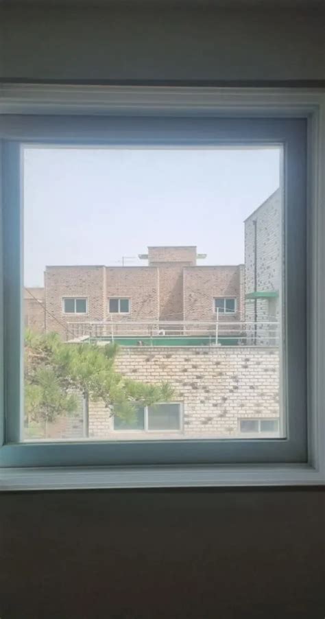 이사할 집이 너무나 지저분했는데 신경 못 쓸 수 있는 부분까지 놓치지 않고 꼼꼼히 작업해 주셨습니다 너무 만족스러워요 숨고 숨은고수