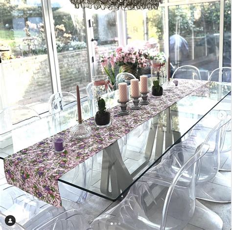 35 Table Runner Ideas For A Wonderful Dining Experience