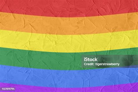 게이 및 Lgbtq 무지개 깃발입니다 문화권 기호입니다 Handmade 질감 아크릴 페인트와 캔버스로 만든 그런 지 흰색 절연 0명에 대한 스톡 사진 및 기타 이미지