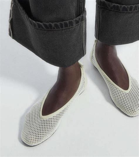 Жіночі балетки Cos — ціна 3674 грн у каталозі Туфлі Купити жіночі речі за доступною ціною на