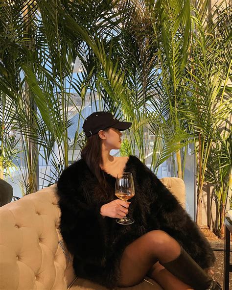 Yefit 예핏 루즈한 핏감에 부들부들 퍼 맨투맨소개해드려요~ 보들보들 촉감으로 착용감도 좋고