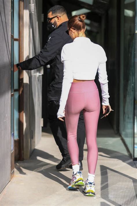 Hailey Bieber Cameltoe In Tight Leggings Photos The Fappening