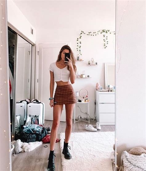 How To Take A Perfect Selfie Cute Outfits Cute Casual Outfits
