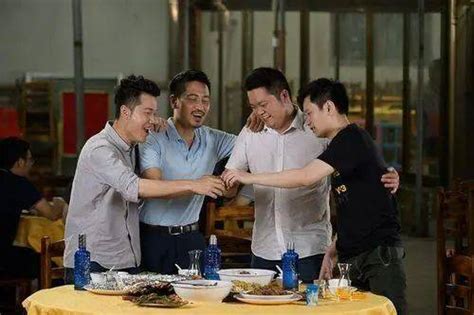 中年男性一定要戒酒？提醒：过了50岁后，喝酒牢记5点，对身体好酒精问题文化