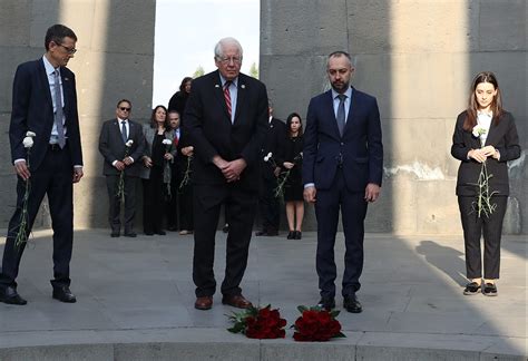 ԱՄՆ կոնգրեսական պատվիրակությունն այցելել է Ծիծեռնակաբերդ․ ԼՈՒՍԱՆԿԱՐՆԵՐ Factor Tv