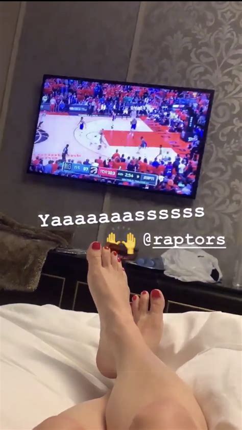 Katheryn Winnicks Feet