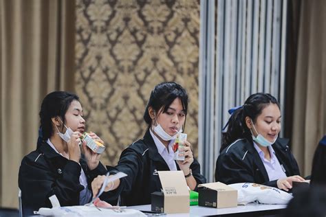 เยี่ยมชมมหาวิทยาลัย และกิจกรรมแนะแนวทางการศึกษาต่อ จากโรงเรียนถาวรานุกูล จังหวัดสมุทรสงคราม