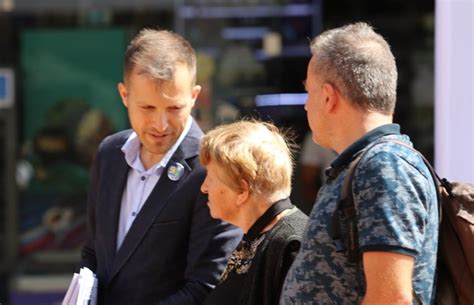 Никола Минчев на сладка раздумка с Йоло Денев Lupa Bg