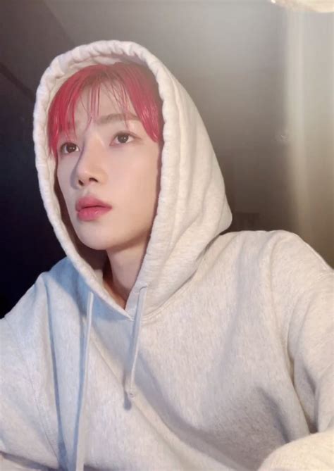 ㅇ유 On Twitter 차니 위버스라이브 개잘생김