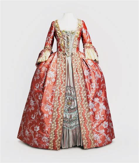 Pin By Alm56 Nanou On Robe Historiques Rococo Fashion Historical