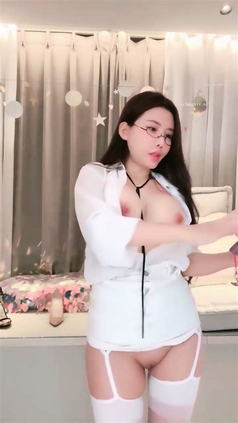 学生妹萝莉抖音主播逼都被插肿了【米亚miya】丝袜高跟激情裸舞道具自慰喷水半糖直播5 Eporner