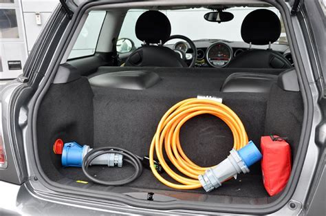 Mini E 100 électrique à Lessai Mini Groupe Grim