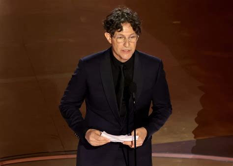 At His Oscar Moment Jonathan Glazer Hijacks His Jewishness And The