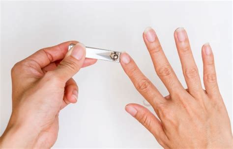 Как правильно стричь ногти