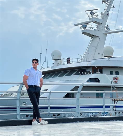 ‎hassan Jassim حسن جاسم‎ Wicked People Never Have Time To Read This