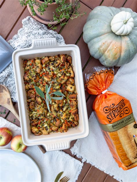 Best Old Fashioned Bread Stuffing Recipe With Sage Living The Gourmet