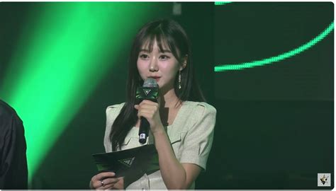 오늘자 윤수빈 아나운서 자유 에펨코리아