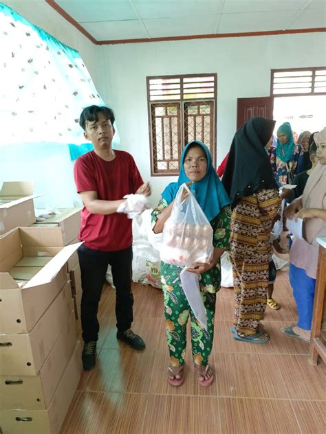 Pemberian Bantuan Pangan Bagi Keluarga Resiko Stunting Tahap Ii Dan Iii