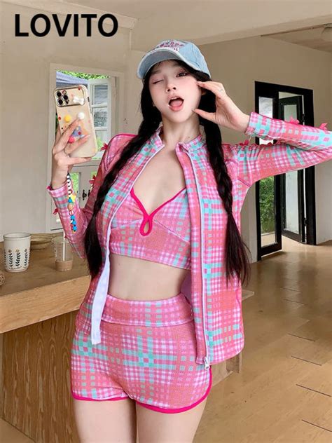 Lovito ชุดว่ายน้ำลายตารางสำหรับสาวหวาน แขนยาว ป้องกันแสงแดด ชุดว่ายน้ำสามชิ้นสำหรับผู้หญิง ชาย