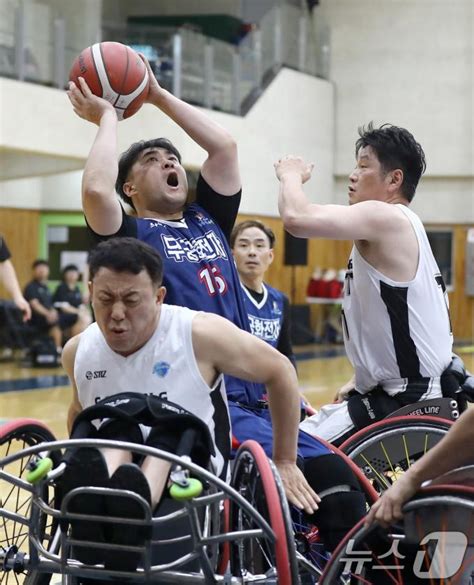 사진 고군분투하는 한희석 머니s