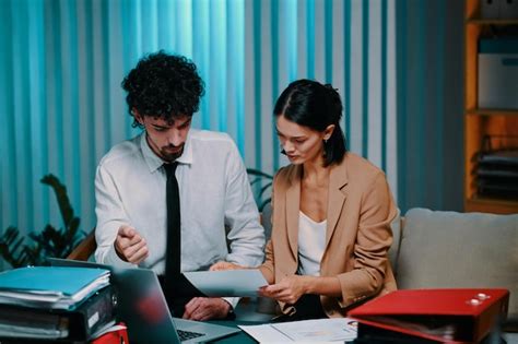 Premium Photo Business Couple Working On Documentation