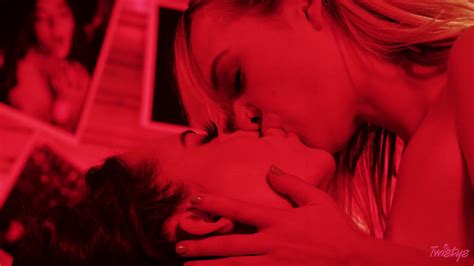 kinky bitches sabina rouge and lilly bell making sex in the darkroom 14