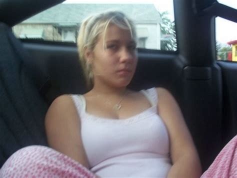 室内で裸になってカメラに向かってポーズをとる金髪の共同生活者 アダルト画像、セックス画像 2768570 Pictoa