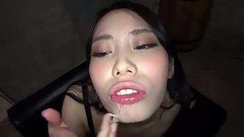 La diosa come cientos de semen de hombres a la vez para succionar No es de extrañar que la