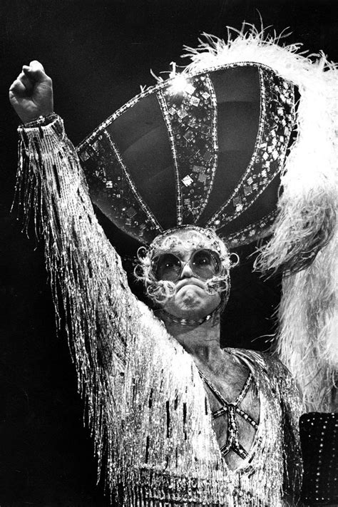 Elton Johns Most Spectacular Sunglasses In 15 Vintage Photos Elton John Elton John Costume