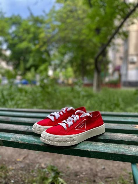 Женские кеды Prada — ціна 500 грн у каталозі Кеди Купити жіночі речі за доступною ціною на Шафі